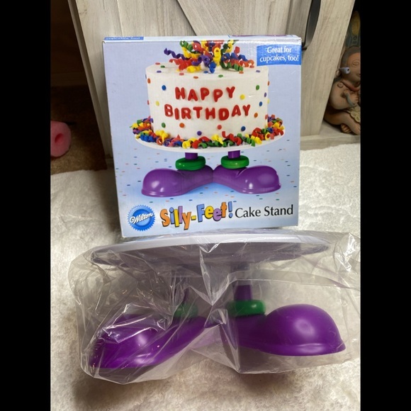 Wilton | Party Supplies | Nib Rare Wilton Silly Feet Cake Treat Stand ...